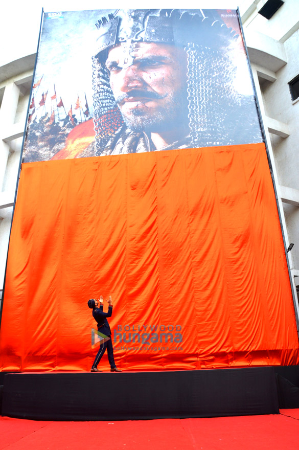 Ranveer Singh unveils the official poster of Bajirao from ‘Bajirao ...