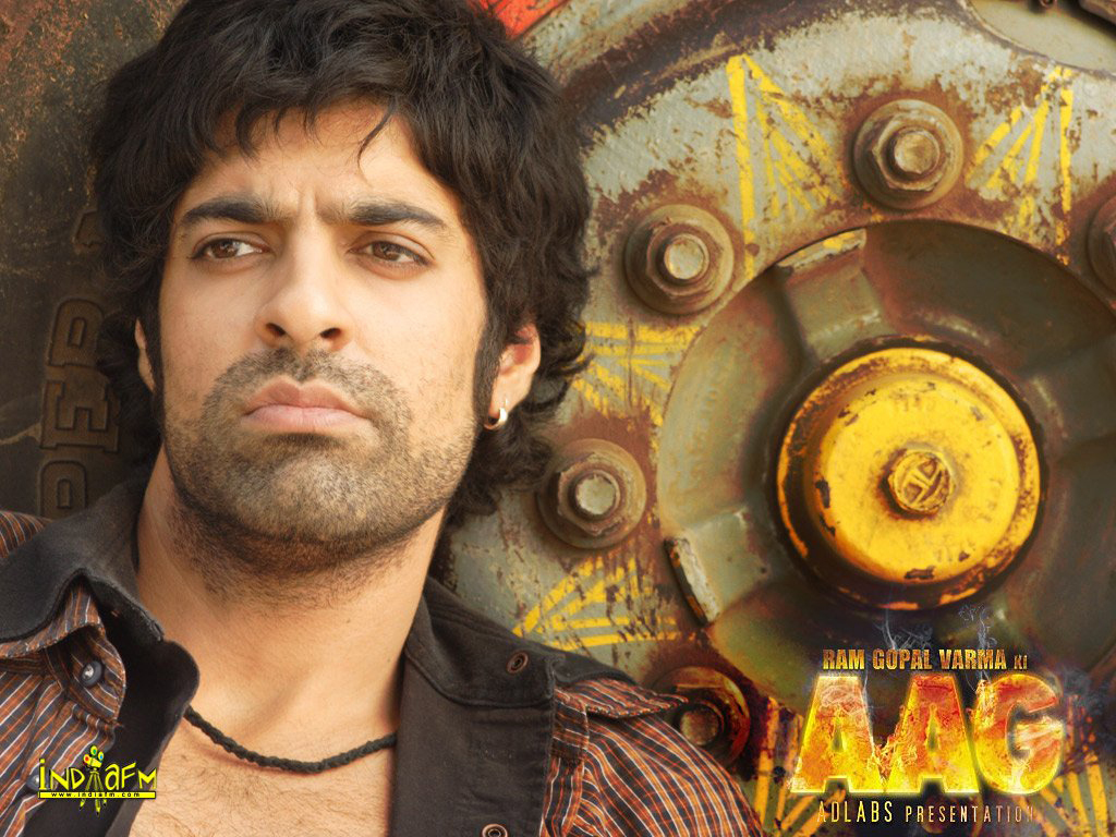 Ram Gopal Varma Ki Aag 2007 Wallpapers | Ram Gopal Varma Ki Aag 2007 HD ...