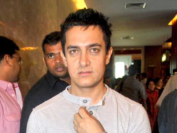 Aamir,Raju and Vidhu Vinod Chopra unveil 3 Idiots first look | Photo Of ...