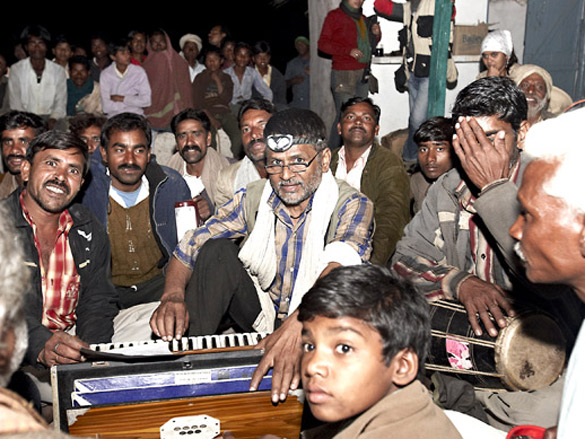 PEEPLI [Live] Movie: Review | Release Date (2010) | Songs | Music ...