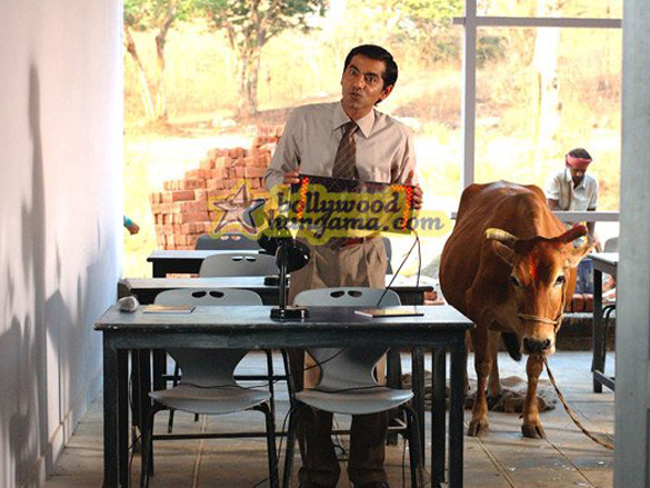 Outsourced Movie: Review | Release Date (2009) | Songs | Music | Images ...