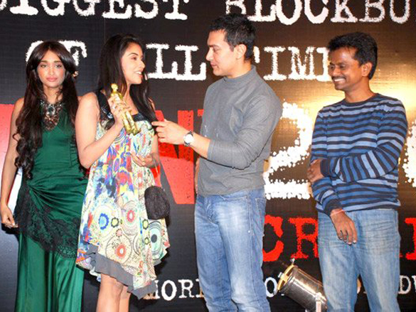 The Cast And Crew Of Ghajini Celebrate The Film’s 200 Crores ...