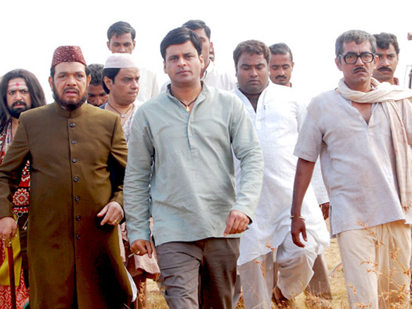 Dus Tola Movie Stills - Bollywood Hungama