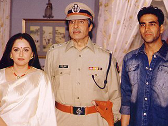 Khakee Review 4/5 | Khakee Movie Review | Khakee 2004 Public Review ...