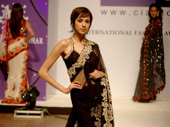 Archana Kochhar Unveiled Her Bridal Collection At NCPA With Raima Sen ...