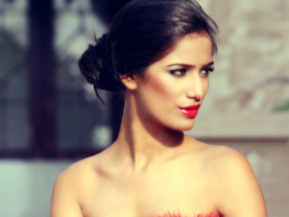 Poonam Pandey Photos, Images, HD Wallpapers, Poonam Pandey HD Images ...