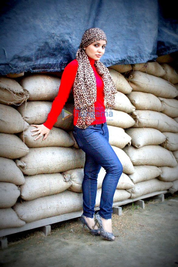 Preeti Sood Photos, Images, HD Wallpapers, Preeti Sood HD Images ...