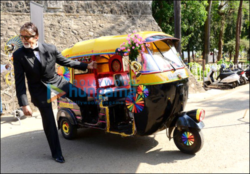 Check out: Big B in auto-rickshaw : Bollywood News - Bollywood Hungama