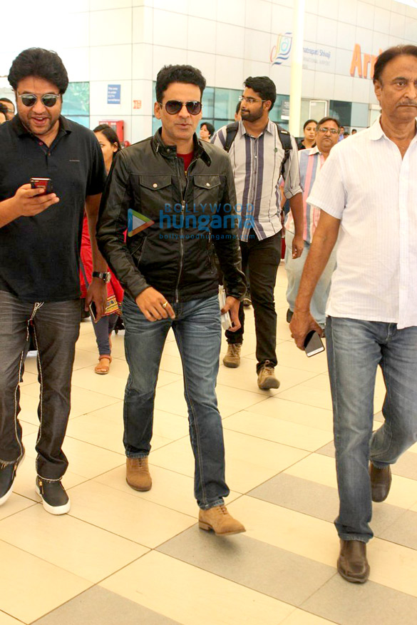 Salman Khan, Preity Zinta and others snapped at the airport | Manoj ...