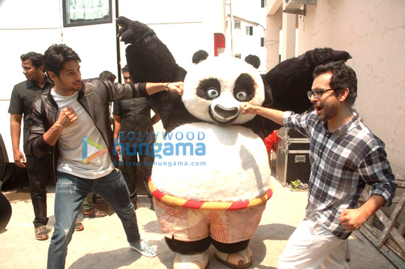 Po the panda from Kung Fu Panda meets the cast of ‘Kapoor & Sons ...