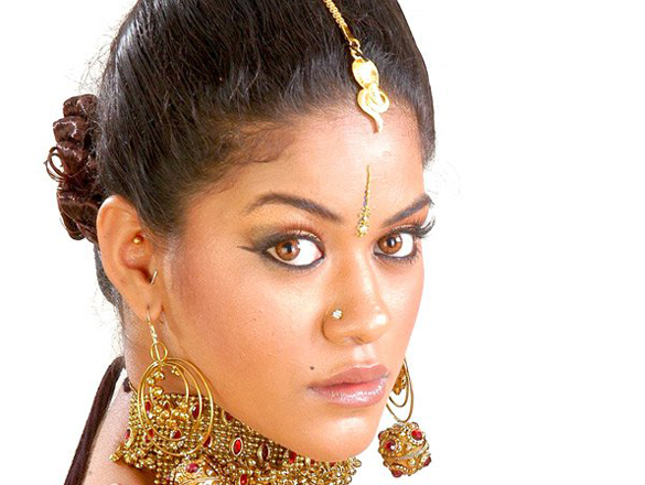 Mumait Khan Photos, Images, HD Wallpapers, Mumait Khan HD Images ...