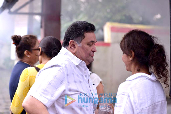 Celebs at the funeral of Anita Raj’s father | Anita Raaj, Suresh Oberoi ...