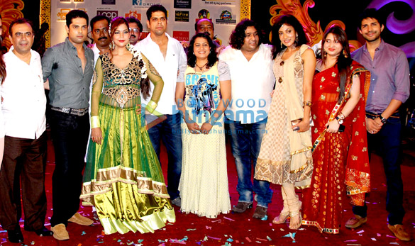 Celebs visit different Navratri mandals | Yogesh Lakhani, Anand Goradia ...