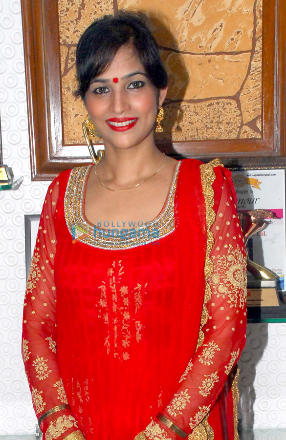 Tanisha Singh celebrates Ganesh Chaturthi with her friends | Tanisha ...