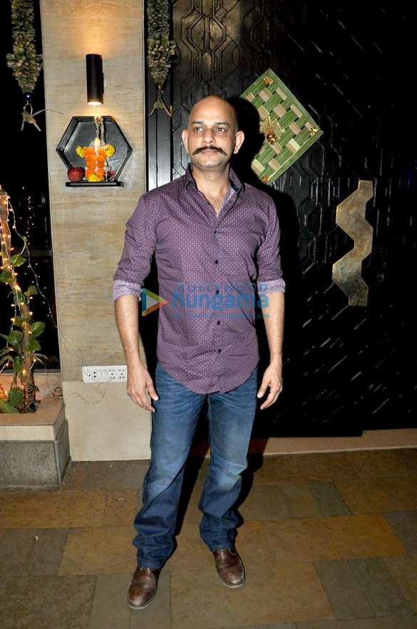 Ayesha Jhulka snapped with Mini Mathur | Sameer Vashi, Ayesha Jhulka ...