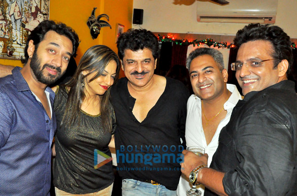 Celebs grace Preety Bhalla & Deepu Paul’s party | Hiten Paintal, Preety ...