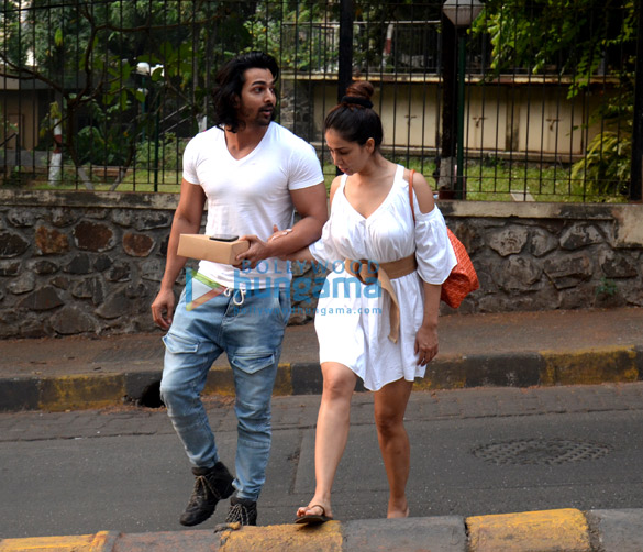 Harshvardhan Rane and Kim Sharma spotted in Bandra | Harshvardhan Rane ...