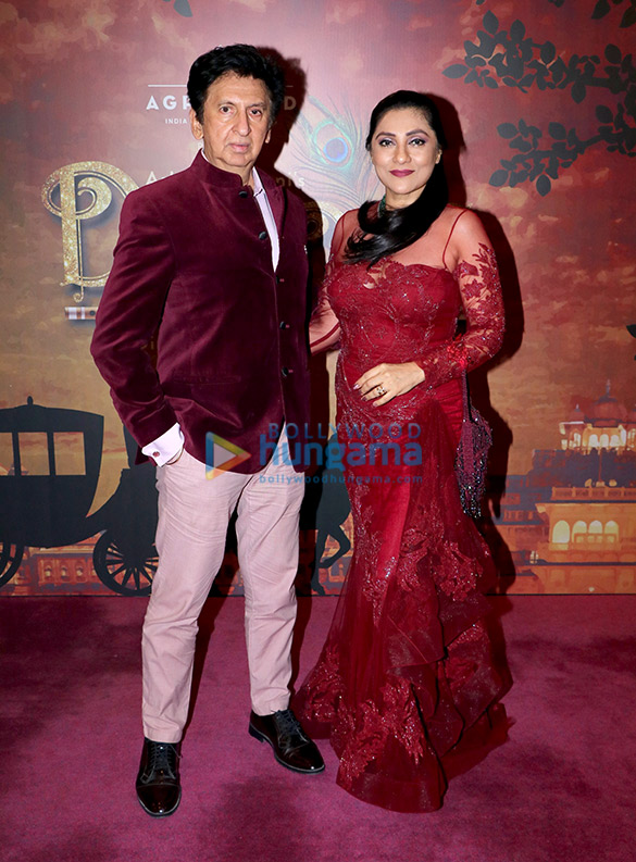 Celebs grace the premiere of Devdas | Kailash Surendranath, Aarti ...