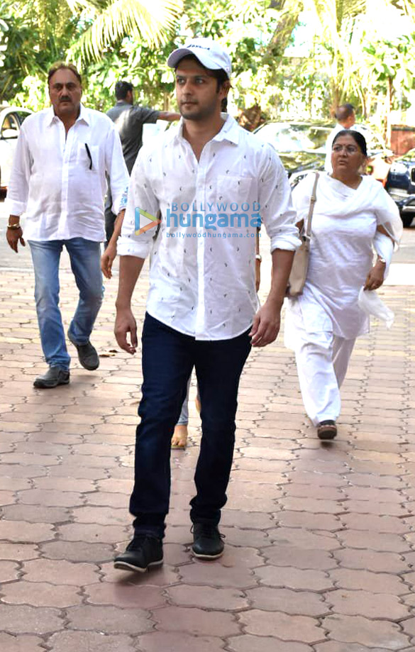 Celebs attend prayer meet of Ajay Devgn’s father Veeru Devgan (12 ...