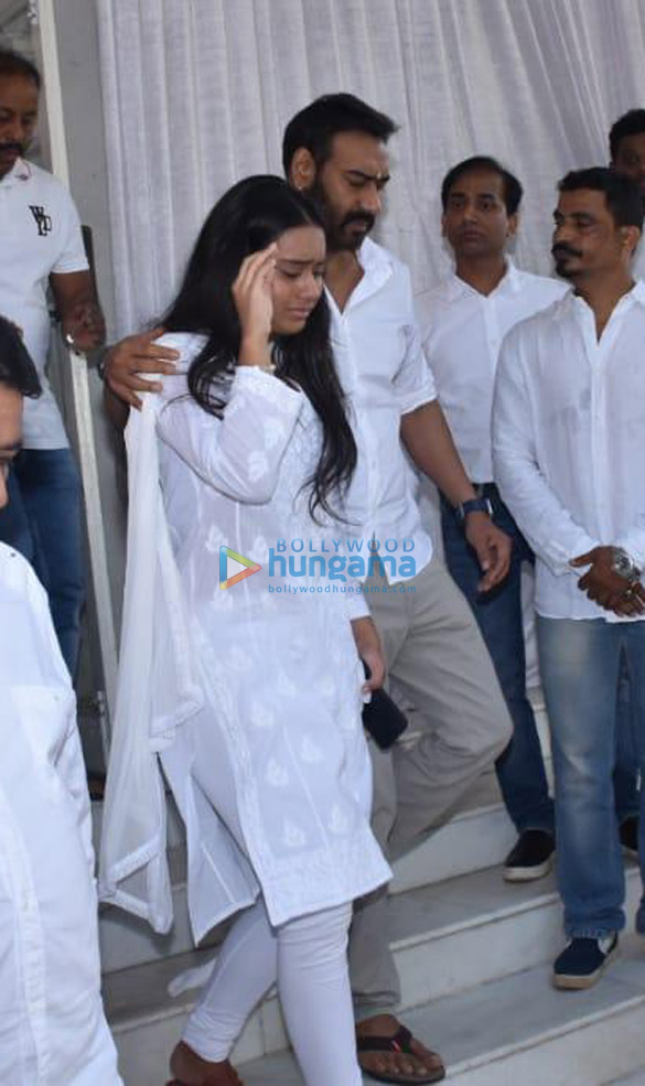 Celebs attend prayer meet of Ajay Devgn’s father Veeru Devgan (33 ...