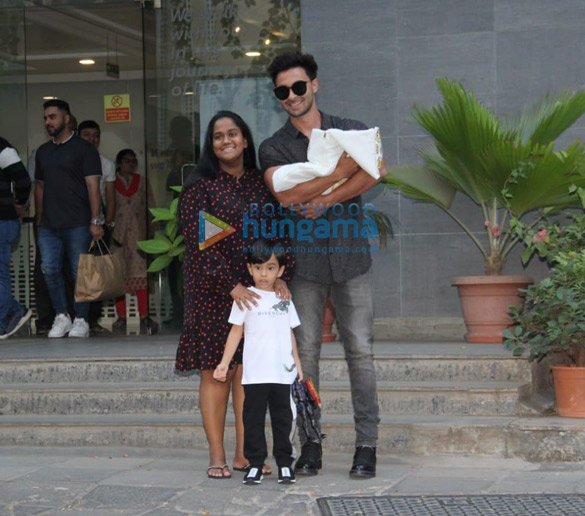 Photos Aayush Sharma snapped with his wife Arpita Khan and his new born ...