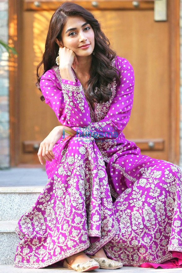 Pooja Hegde Photos - Bollywood Hungama