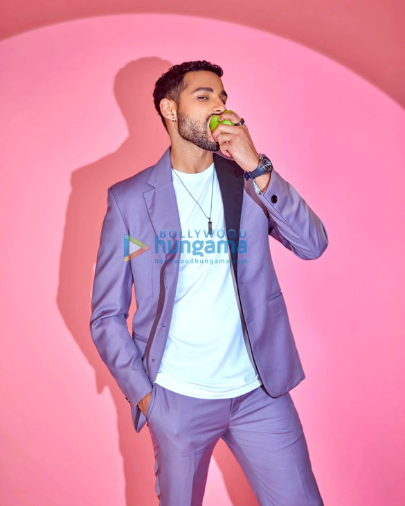Siddhant Chaturvedi Photos, Images, HD Wallpapers, Siddhant Chaturvedi ...