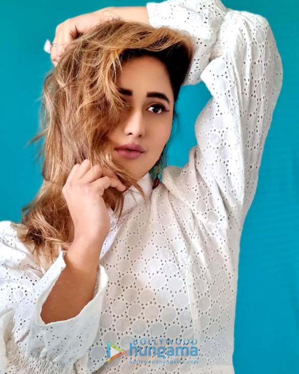 Rashami Desai Photos, Images, HD Wallpapers, Rashami Desai HD Images ...