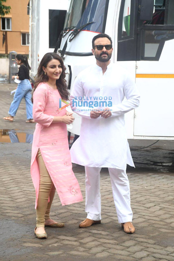 Photos: Saif Ali Khan and Soha Ali Khan spotted at Mehboob Studio in ...