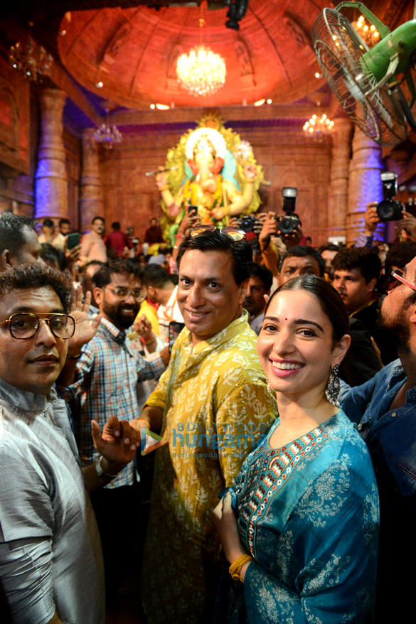 Photos Tamannaah Bhatia and Madhur Bhandarkar snapped at Lalbaugcha Raja to seek blessings after ...