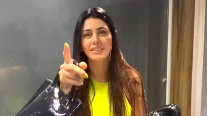 Warina Hussain and Darshan Raval in a goofy fun mood - Bollywood Hungama