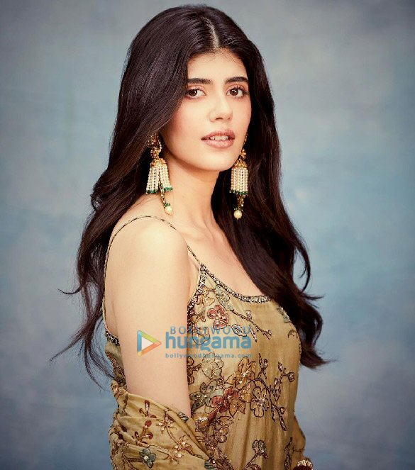 Sanjana Sanghi Photos, Images, HD Wallpapers, Sanjana Sanghi HD Images ...